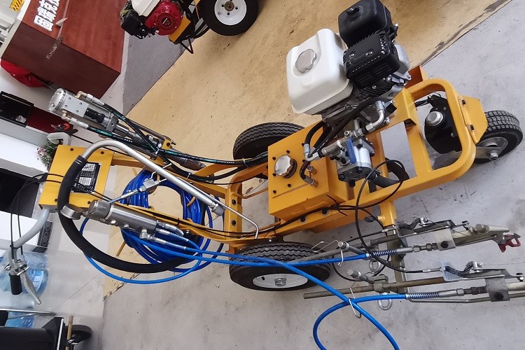 Two Guns Airless Line Striper 4 Stroke Pavement Striping Equipment
