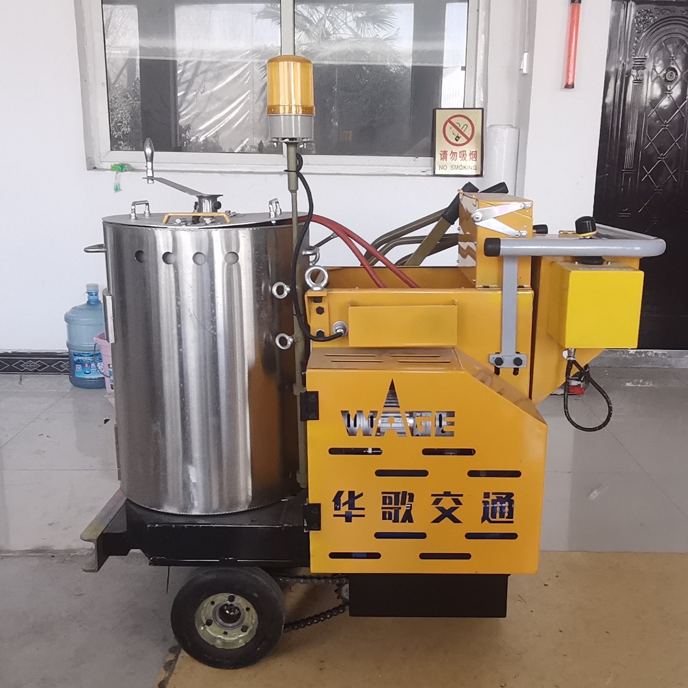 Battery Driving Thermoplastic Road Line Marking Machine For Convex Line